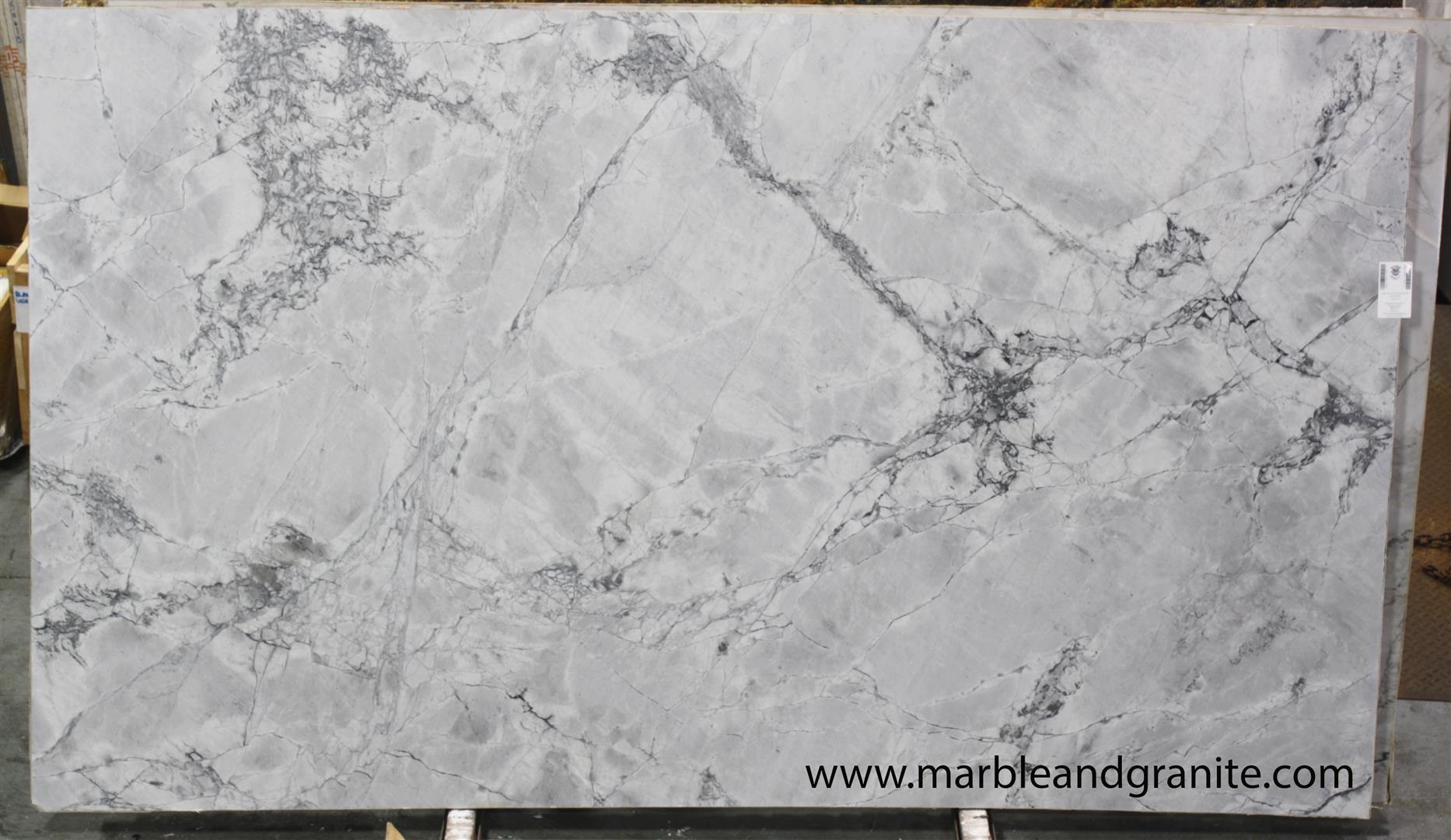 18546 - engineered stone countertop Super White Premium (Quartzite ...