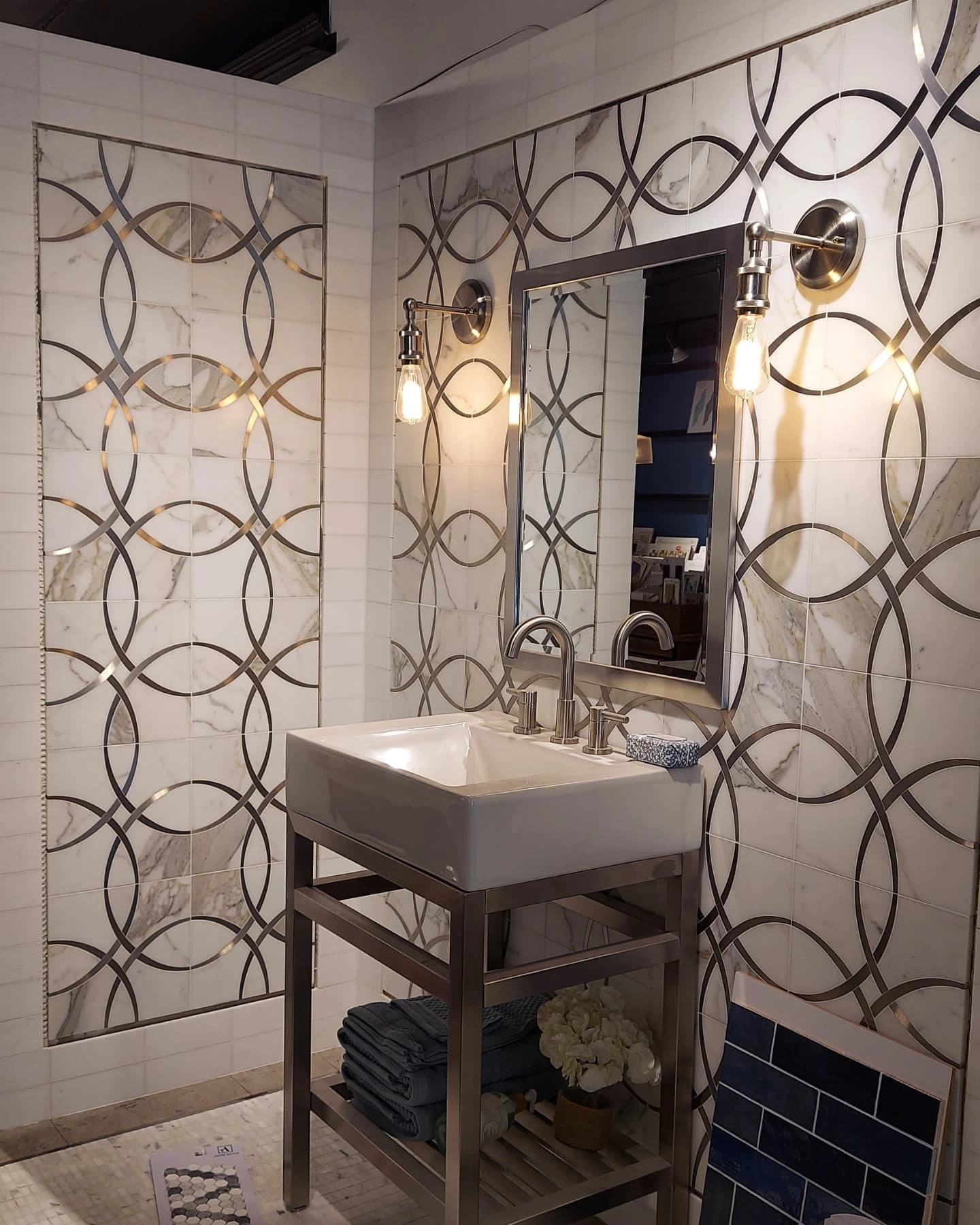 Decorum Tile & Stone, Tampa, FL 33609. Tile & Stone Showroom